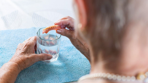 How to Clean Dentures the Right Way: A Step-by-Step Guide!